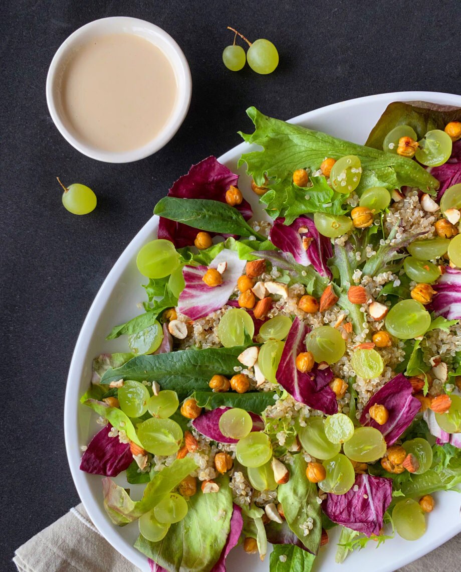 Ensalada de Uvas Verdes con Quinoa y Garbanzos Crocantes - Monday Dreams